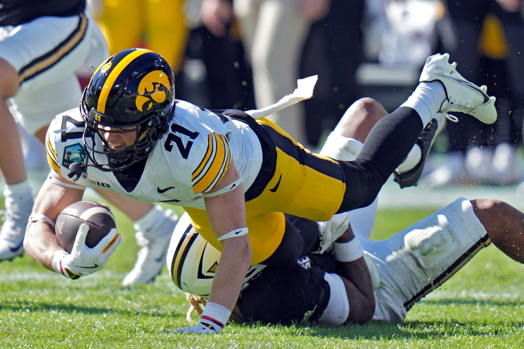 Iowa's Kaden Wetjen is the repeat winner of the Jet Award as the top ...