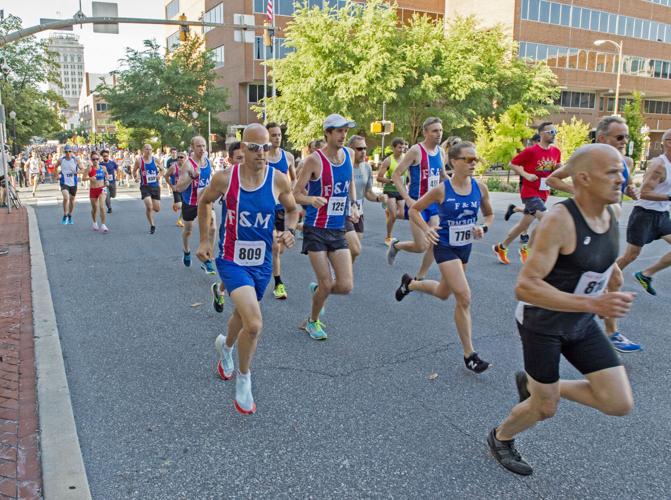 Scenes from the 46th Red Rose Run through Lancaster City [photos ...