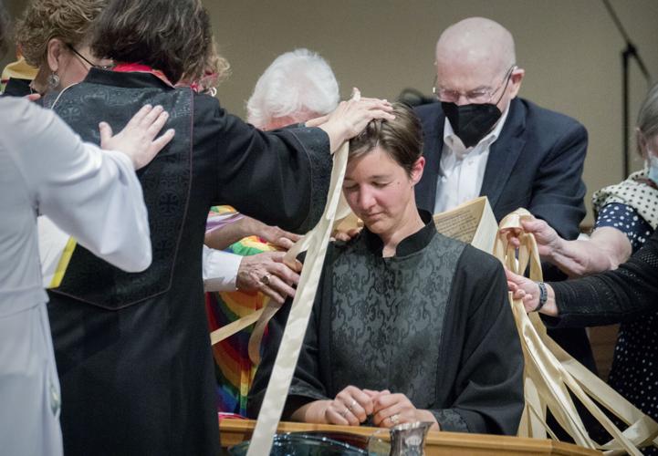 Grandview Church ordinates pastor Elizabeth Fulmer [photos ...