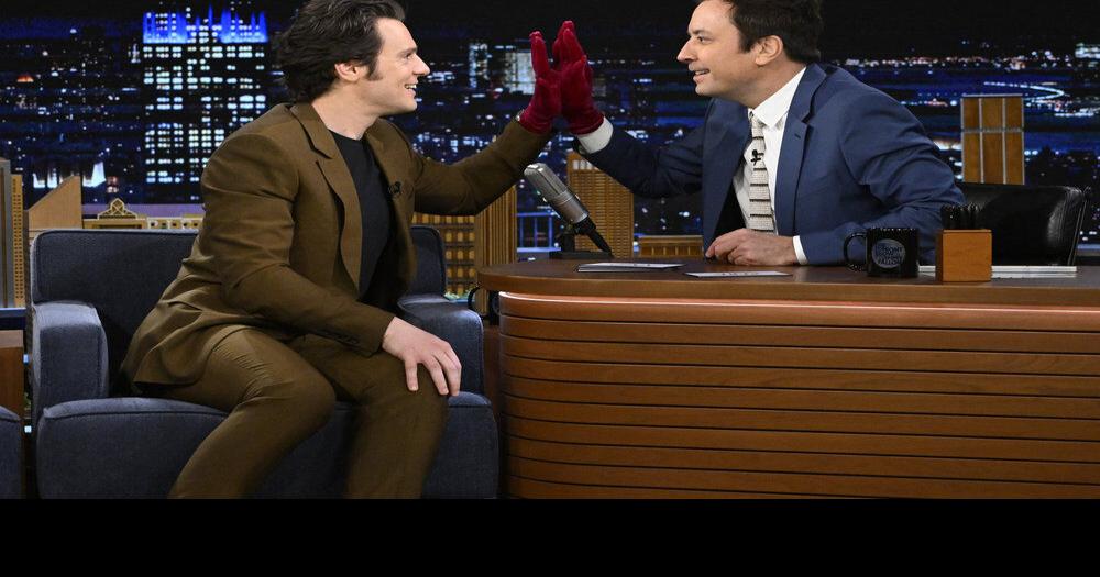 Watch Jonathan Groff talk Broadway, Barbra with Jimmy Fallon on NBC's ...
