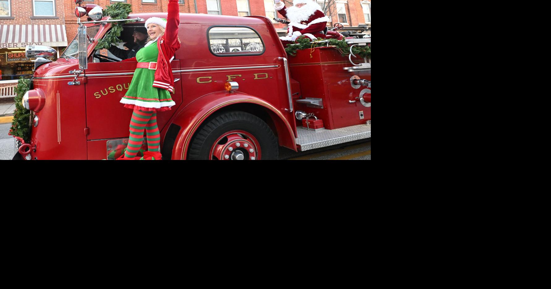 Santa Claus stops by Hinkle's during Columbia's Old-Fashioned Christmas ...