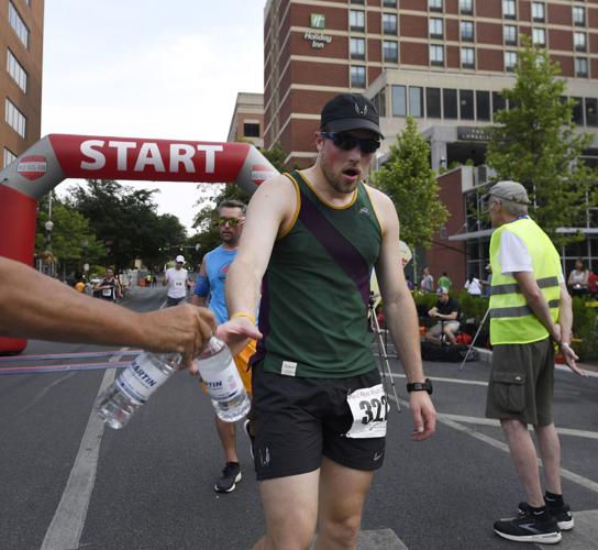 Scenes from the 47th Red Rose Run through Lancaster City [photos ...