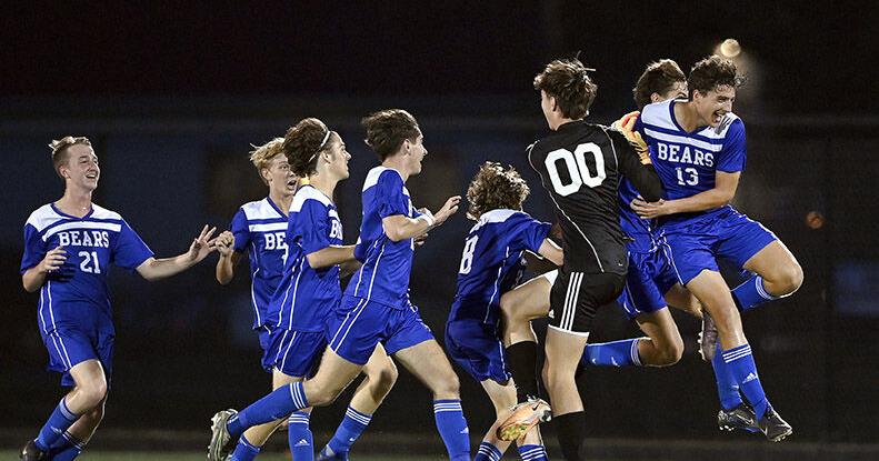 Elizabethtown vs. Lampeter-Strasburg - L-L League boys soccer [photos ...