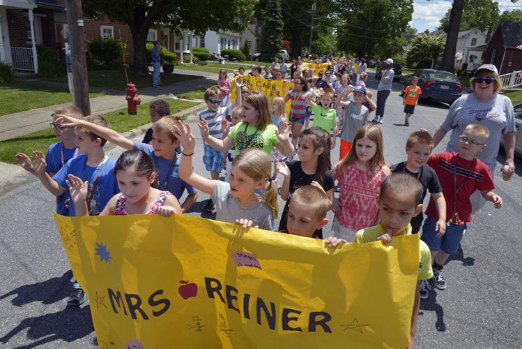 Photos: Stiegel Elementary parade | | lancasteronline.com
