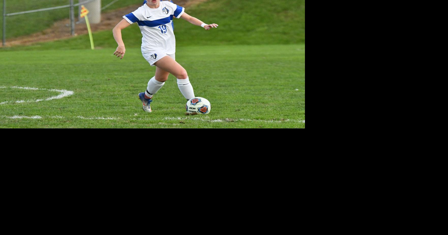 Elizabethtown College's Lydia Lawson excels at both soccer and ...