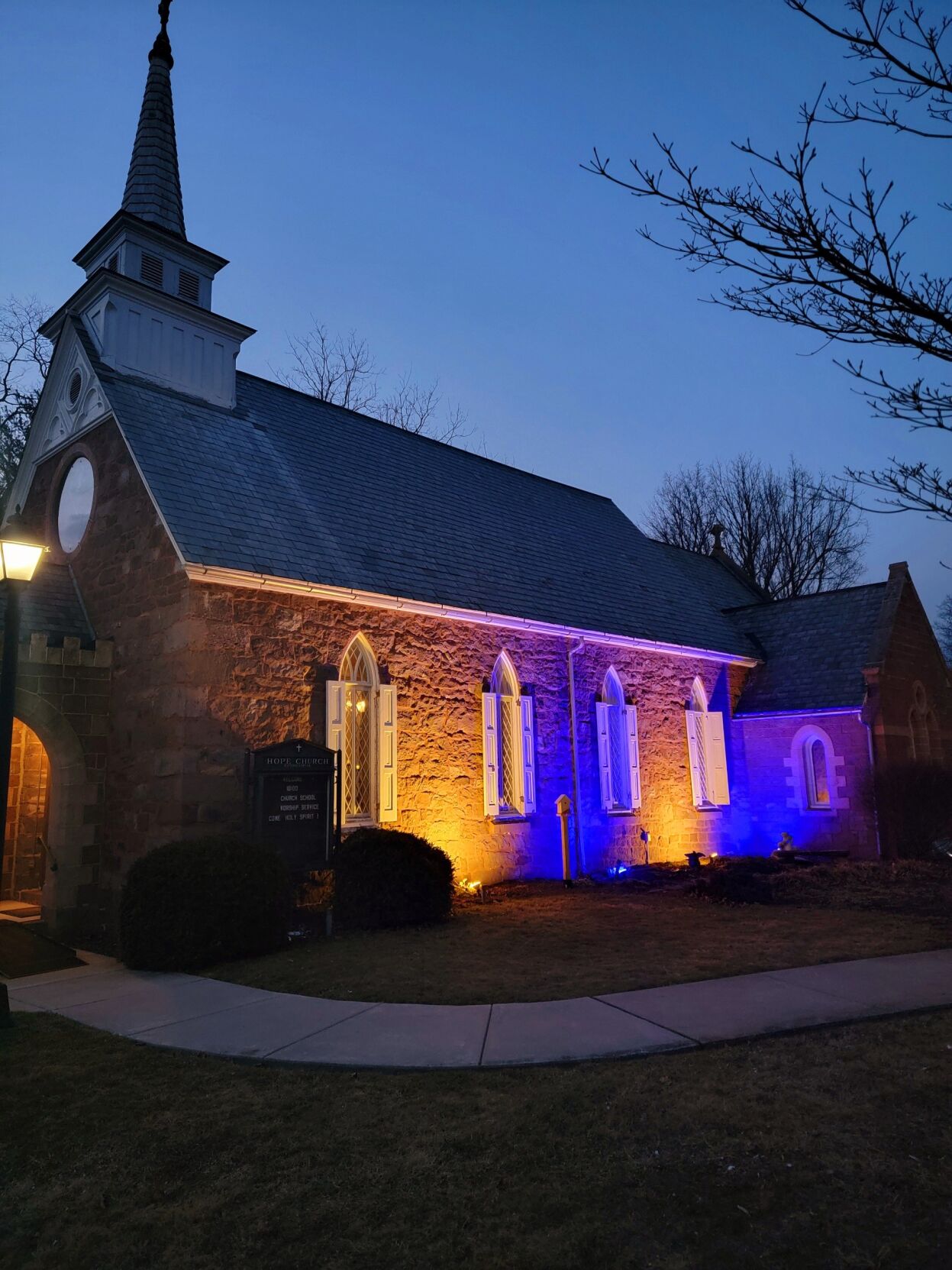 Penn Township church lights up the outside of their church in ...