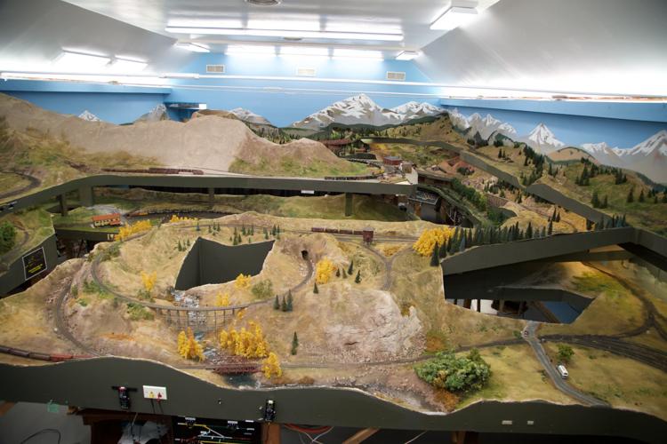 Strasburg puts its heritage on display in annual holiday house tour ...