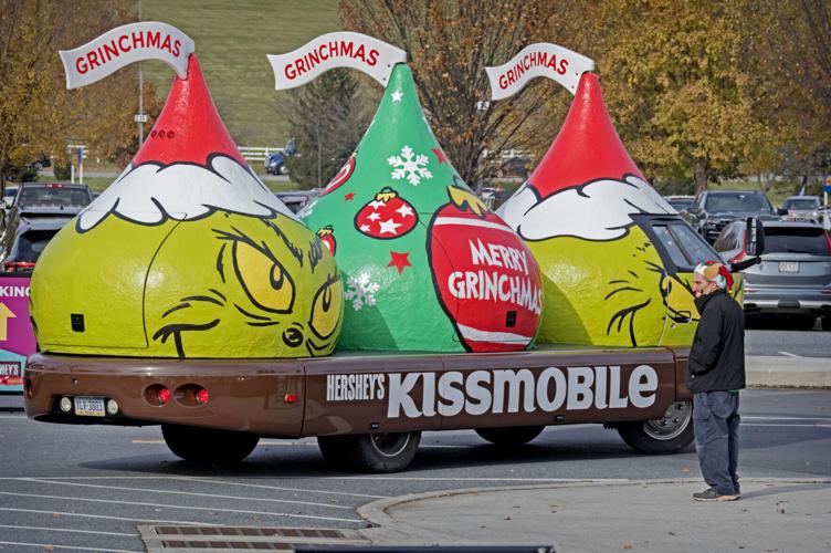 Santa (and the Grinch) arrive at Hershey Chocolate World Saturday ...