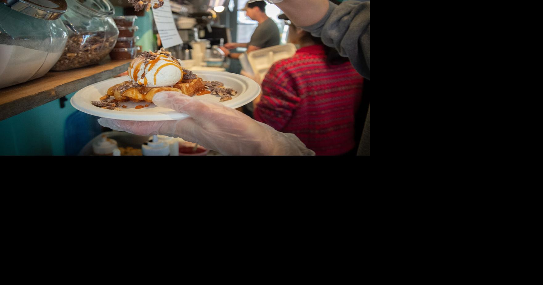 Splits and Giggles serves up sundaes during National Ice Cream for ...