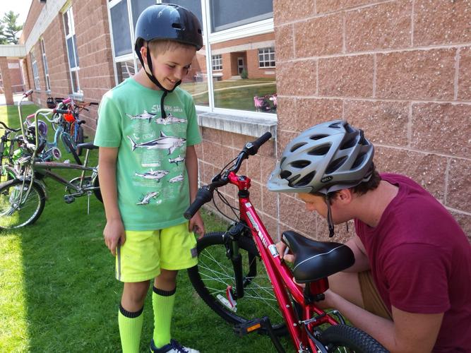 Actor Jonathan Groff stresses bike safety at local elementary school ...