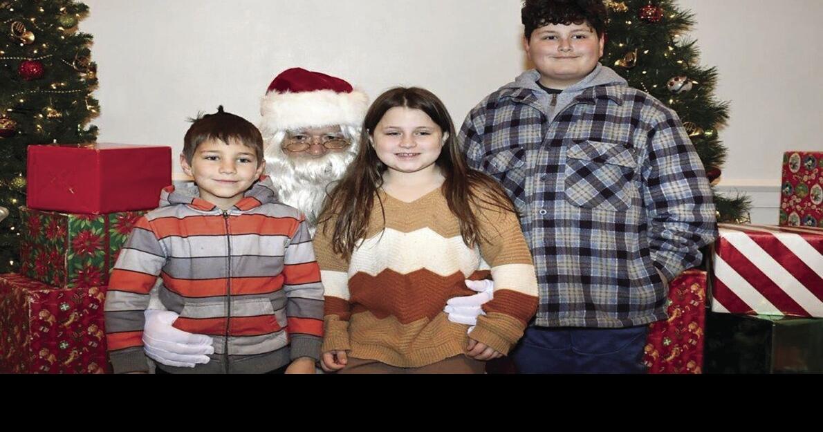 Santa with McDowell Family | | latrobebulletinnews.com