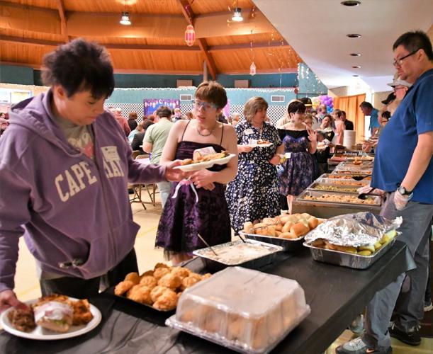 ‘Arabian Nights’ theme a delight for ‘A Very Special Prom’ | Local News ...