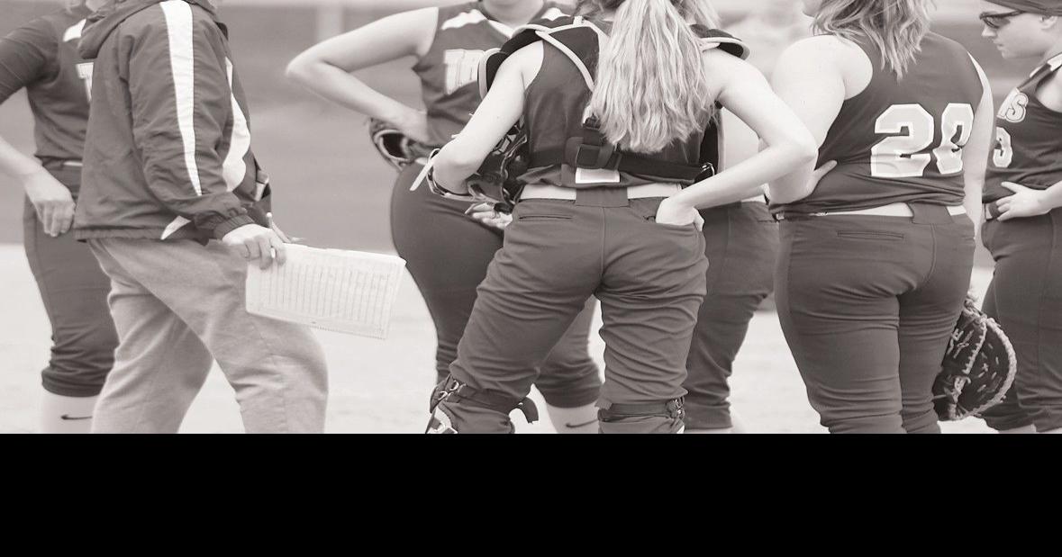 Everyone gather round | Sports | latrobebulletinnews.com