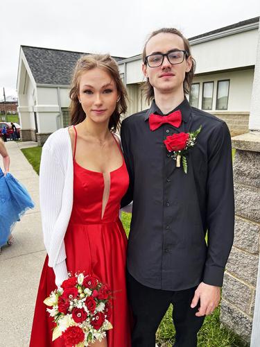 Mainline Area Proms 2024 | Photo Galleries | latrobebulletinnews.com