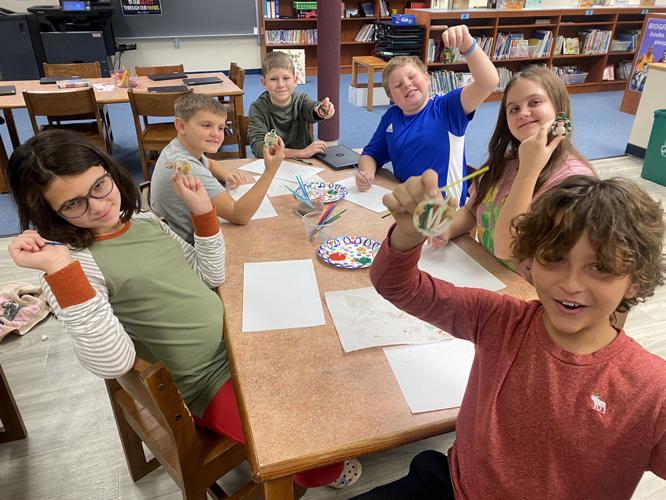 Baggaley Elementary students design 3D holiday ornaments | Education ...