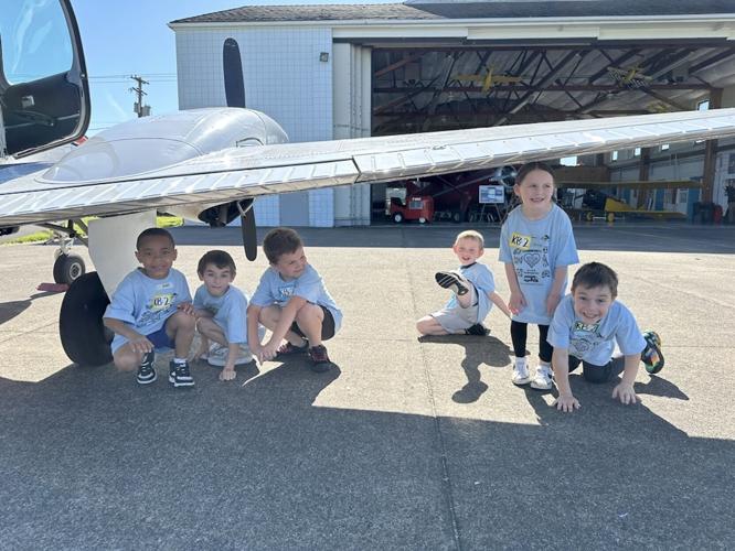 Kindergarten students participate in airport field trip | Education ...