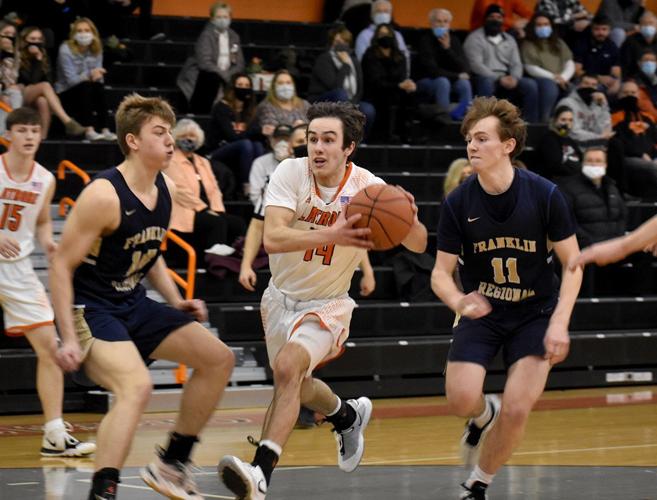 Another Sickenberger buzzer-beating three-pointer gives GL section win ...