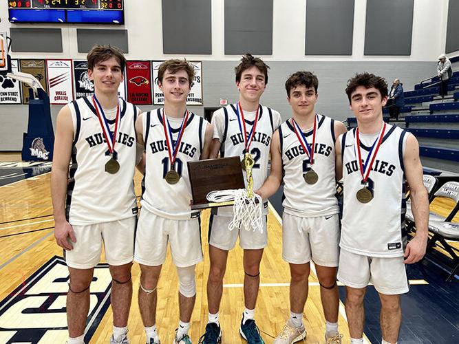 The Bishop Carroll boys basketball team wins District 6 championship ...