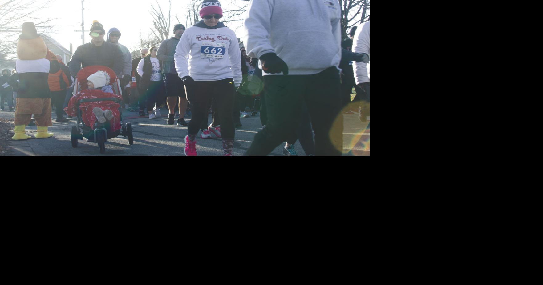 Runners, walkers brave cold start for Turkey Trot | Local Sports ...