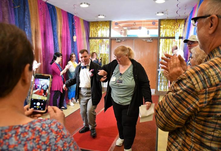 ‘Arabian Nights’ theme a delight for ‘A Very Special Prom’ | Local News ...