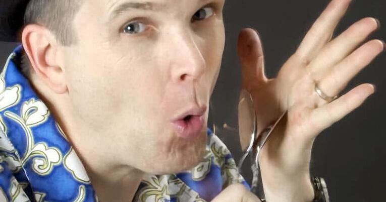 The 'Spoon Man' offers stirring performance at Adams Memorial Library ...