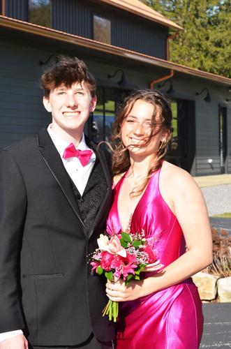 Mainline Area Proms 2024 | Photo Galleries | latrobebulletinnews.com