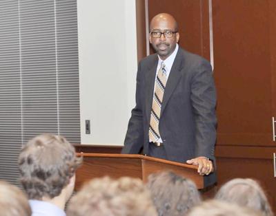 USM president tells JCJC Honors College students how to get ‘to the top ...