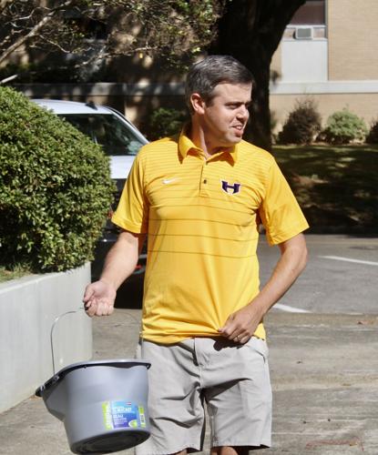 Mayor Barker still talking trash while scrubbing Magee’s SUV | Free ...