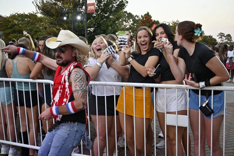 Jones College freshmen challenged during Convocation & Bobcat Bash | JC News | leader-call.com