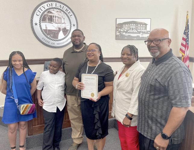 Jones sworn in as city clerk | Free News | leader-call.com