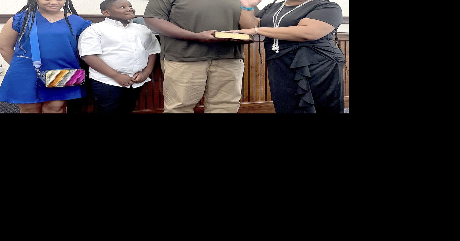 Jones sworn in as city clerk | Free News | leader-call.com