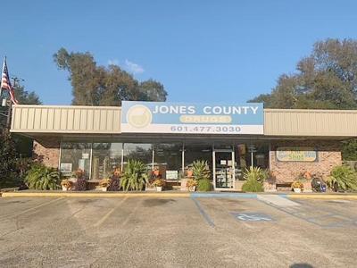 Jones County Drugs awarded for storefront | Lifestyles | leader-call.com