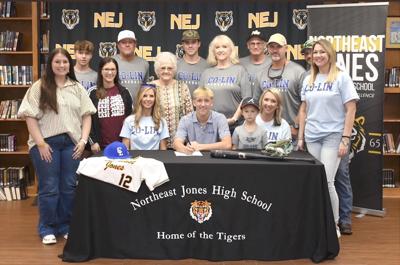 NEJ’s Sullins signs with Co-Lin | Sports | leader-call.com