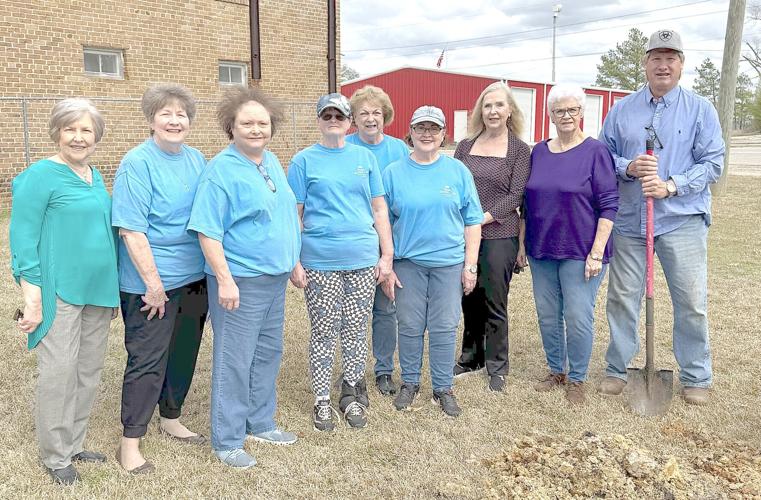 Putting roots in Soso to celebrate Arbor Day | Free News | leader-call.com