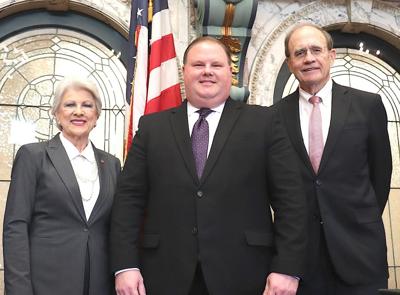 Pastor Pierce prays for Senate | | leader-call.com