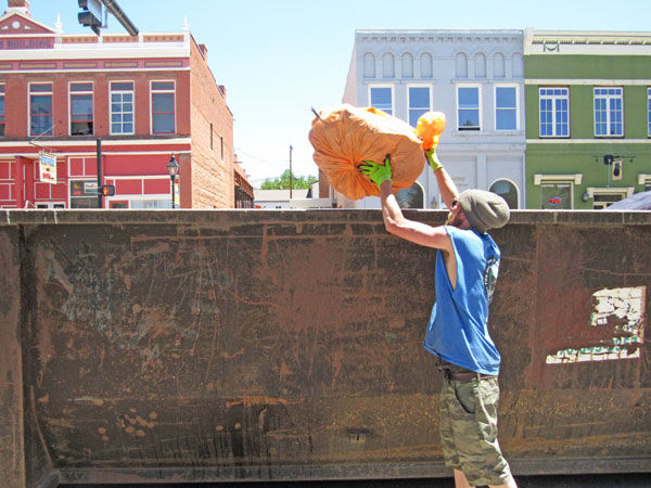 Community gathers for annual cleanup | Local News | leadvilleherald.com