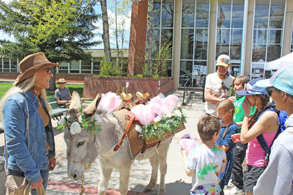 Leadville gathers for group cleanup day | Local News | leadvilleherald.com