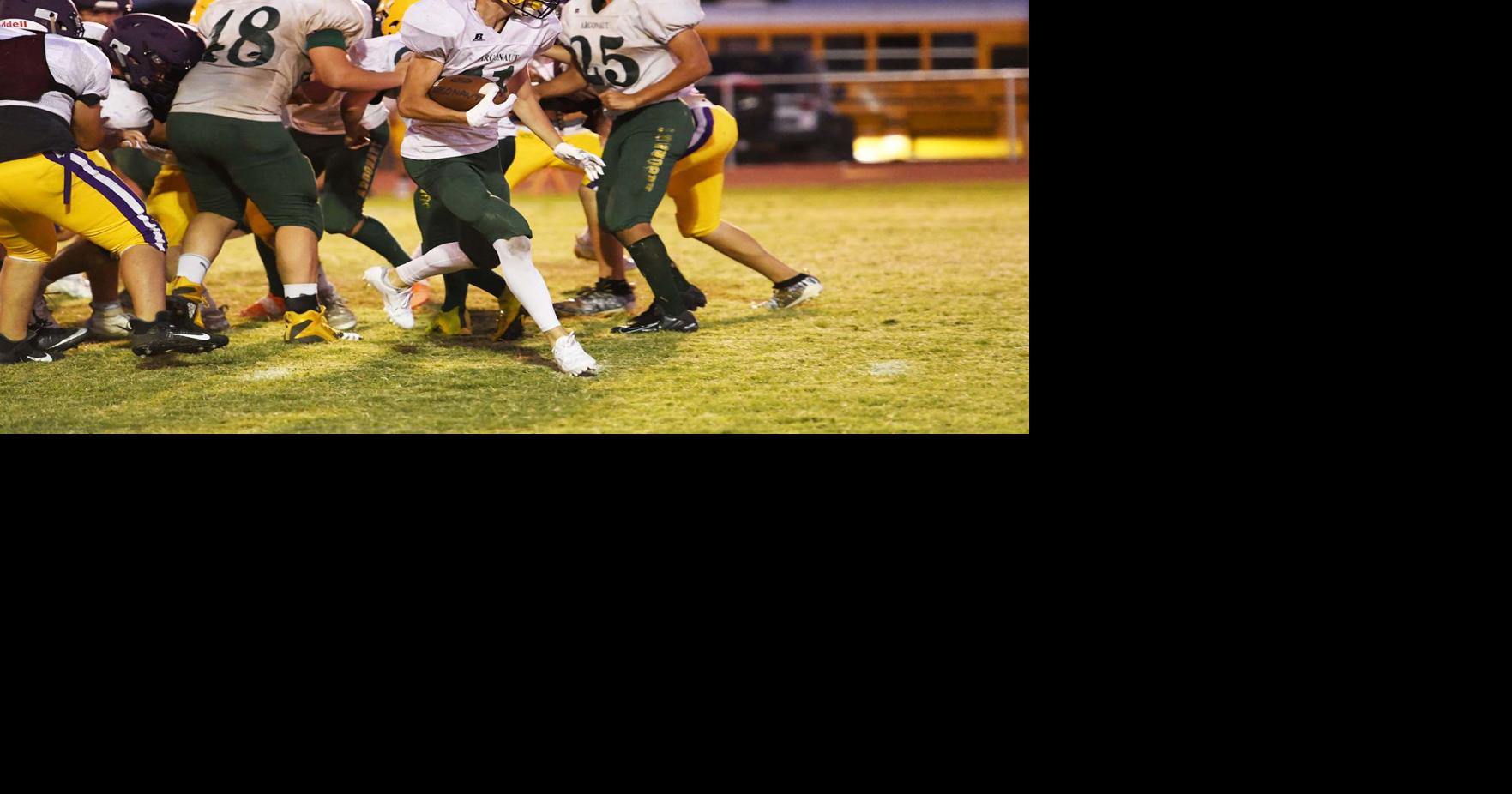 Josiah Sanders gets past the line of scrimmage for a long run DSC_1276 ...
