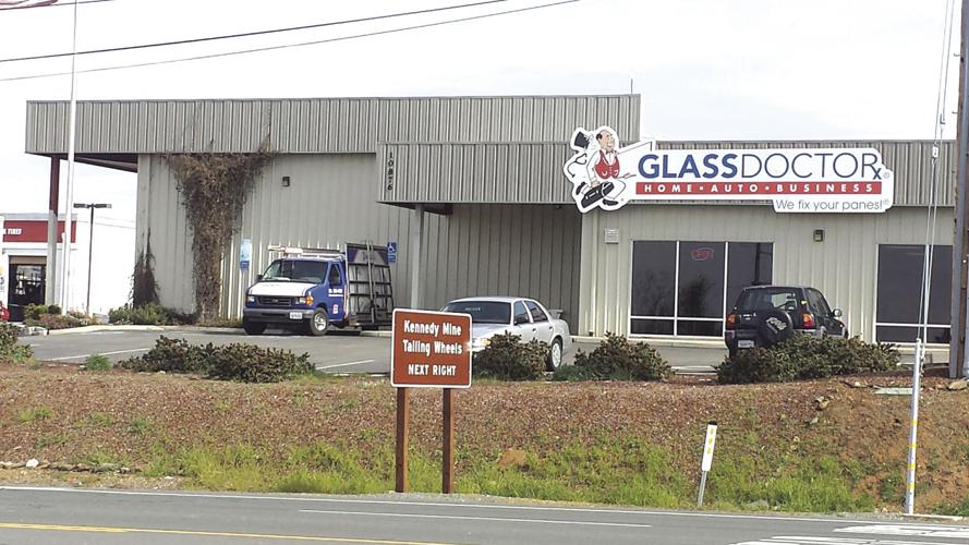 Glass Doctor “Fixing Panes” in New Location | Roots | ledger.news