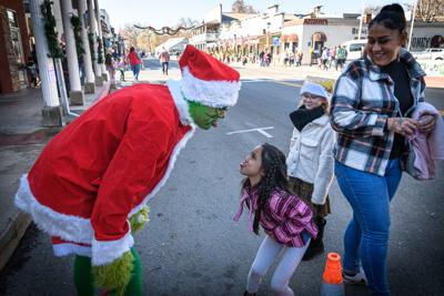 Ione’s “Olde Tyme Christmas Parade” A Holiday Favorite | On the Vine ...
