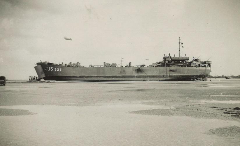 USS LST-325 tank landing ship from WWII to dock in Ashland | Lincoln ...