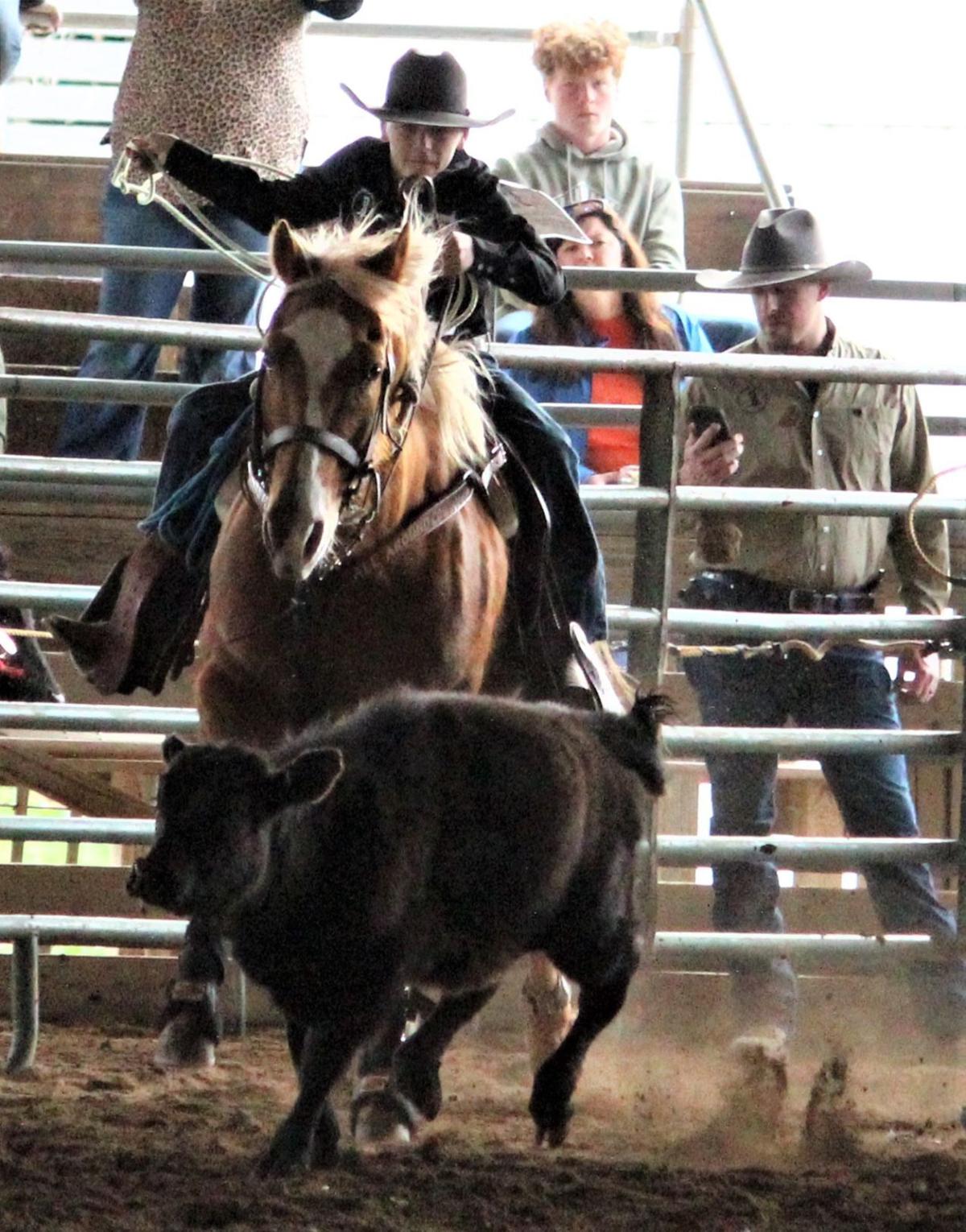 Teens compete in rodeo championship in Winfield | Lincoln News Sentinel ...