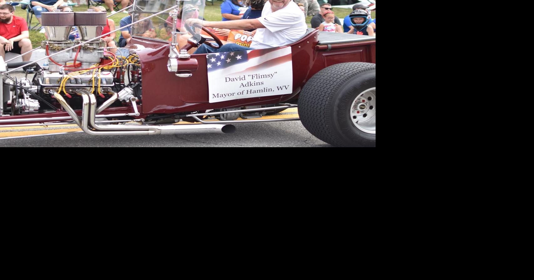 Town celebrates with annual parade | News | lincolnjournal.com