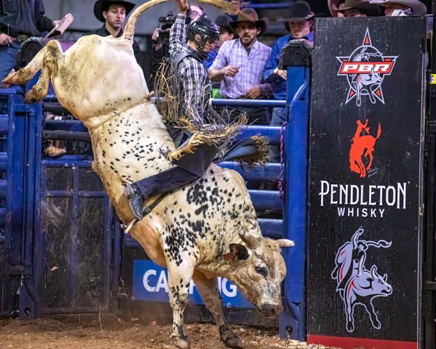 Rizzo takes top honors at PBR bull riding event | News | lincolnjournal.com