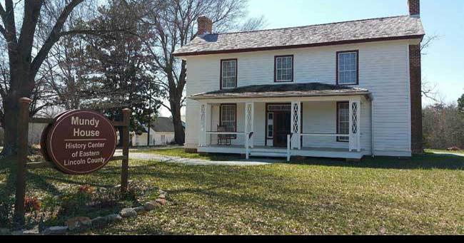 Mundy House hosts ‘Family Tree Art Project’ | News | lincolntimesnews.com