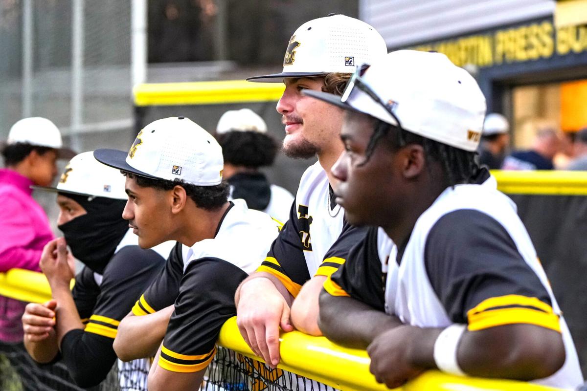 Wolves win third straight----Roundup | Sports | lincolntimesnews.com