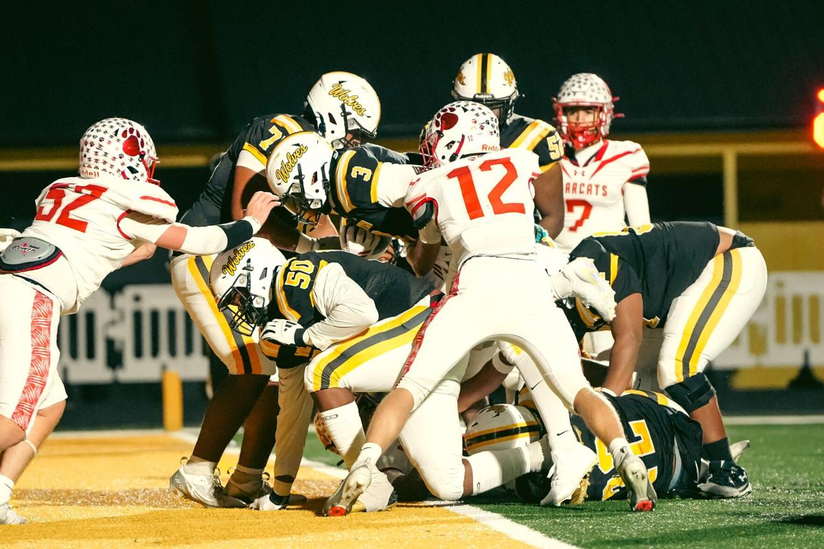 LHS FB Mayfield vs Hend 2025 | | lincolntimesnews.com