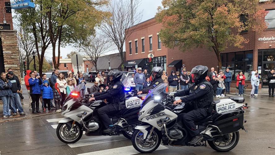 2024 Lee's Summit Veterans Day Parade marches through downtown | Multi ...