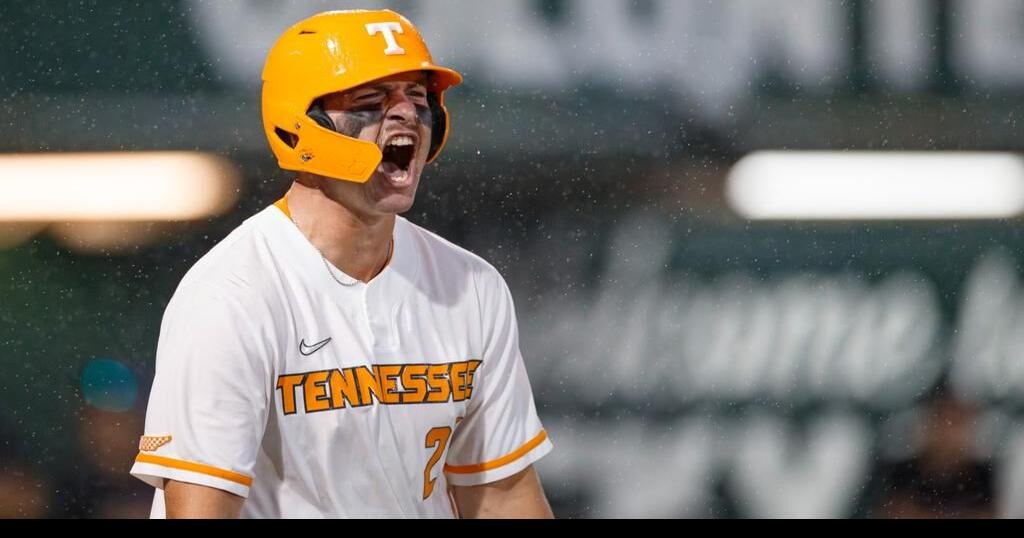 #1 Tennessee Volunteers score eight unanswered runs en route to 9-3 win ...