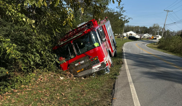Fire truck stuck in ditch on Mack Smith Rd in Fort Oglethorpe | Local ...